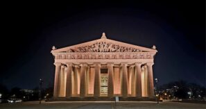 This Giant Landmark Looks Like It Belongs in Greece—But It’s in Tennessee